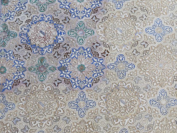 Colors and Patterns in the Alhambra | hoboish